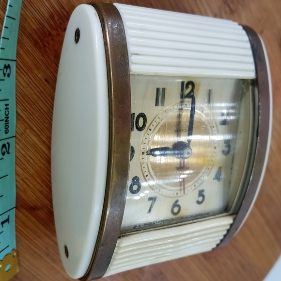 Westclox | Accents | Vintage Westclox Bakelite Art Deco Mcm Travel Alarm Clock Like Marilyn ...